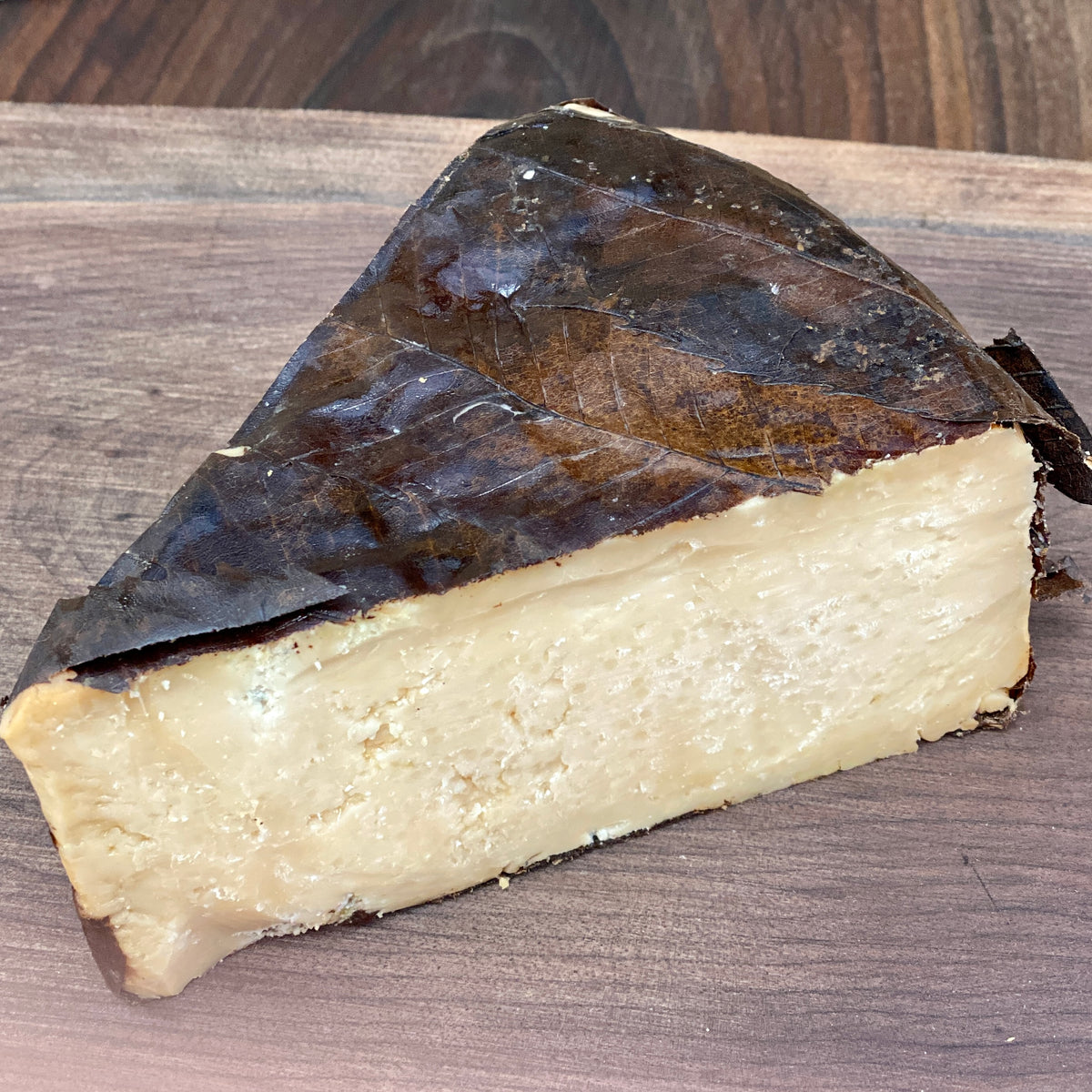 Occelli di Castagno Cheese (chestnut leaves) | Cheesyplace ...